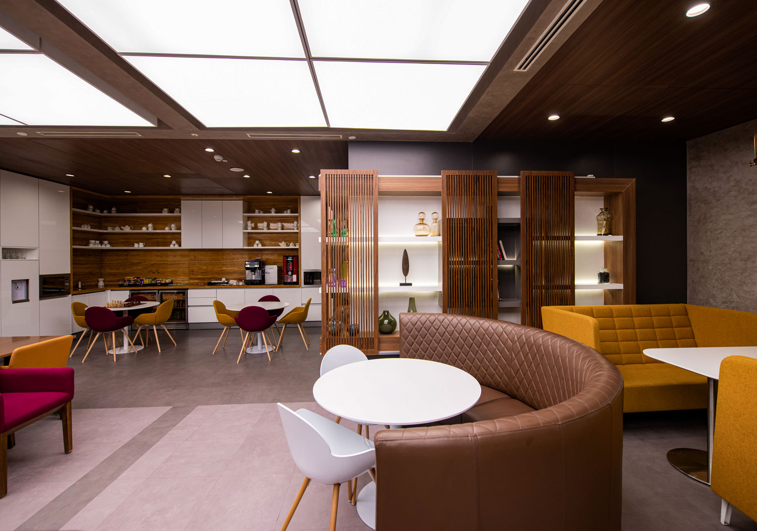 Prestige Trade Tower for Hire - The Executive Centre